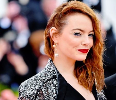 Emma Stone Height: Get Her Stature Facts!