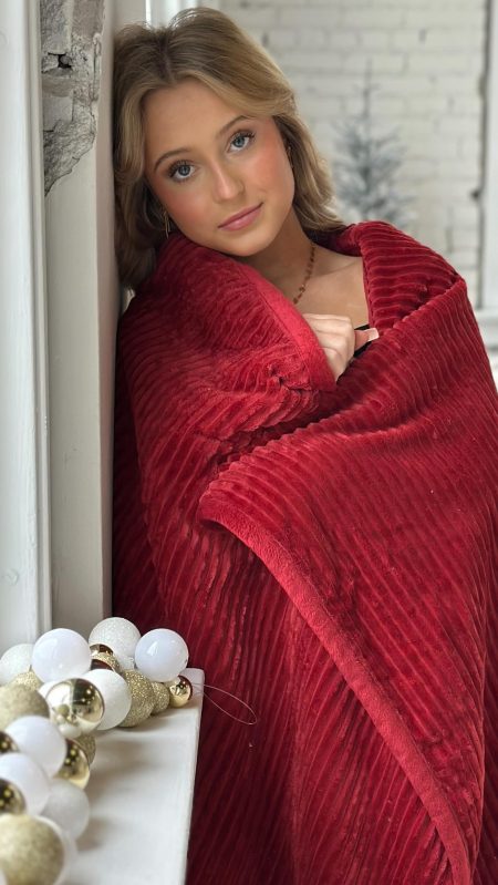 Who Is Caliee Rae? Get All the Details Here! - The Biography World