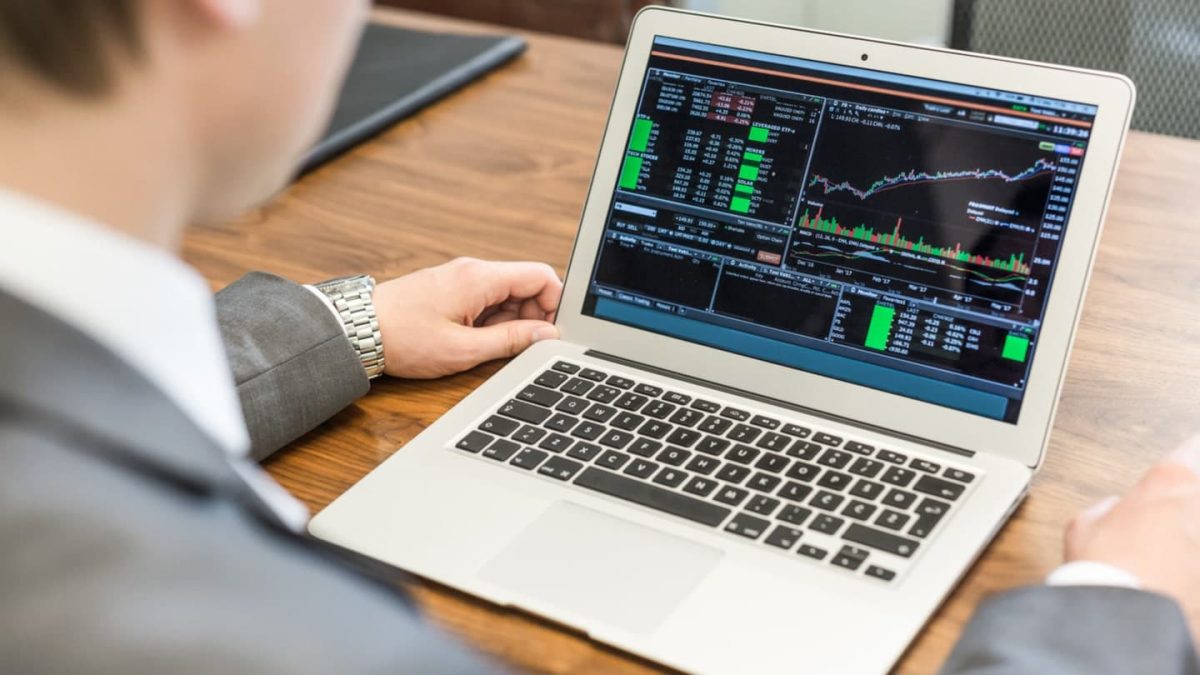 How to Choose a Cost-Effective Trading Platform - The Biography World